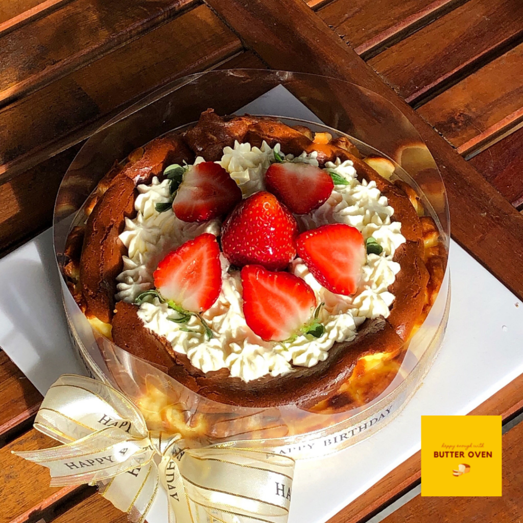 Strawberry Burnt Cheesecake - BUTTER OVEN